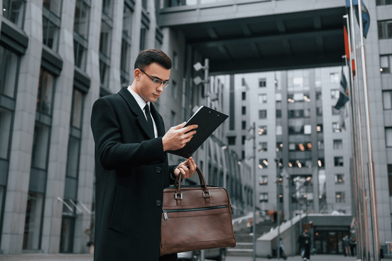 NYC's AEDT Law: Your Essential Guide to Compliance in the AI Era